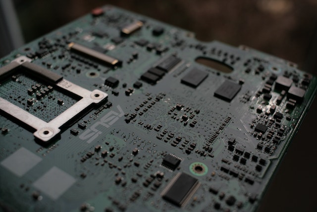 Advantages and disadvantages of using Germanium in electronic devices